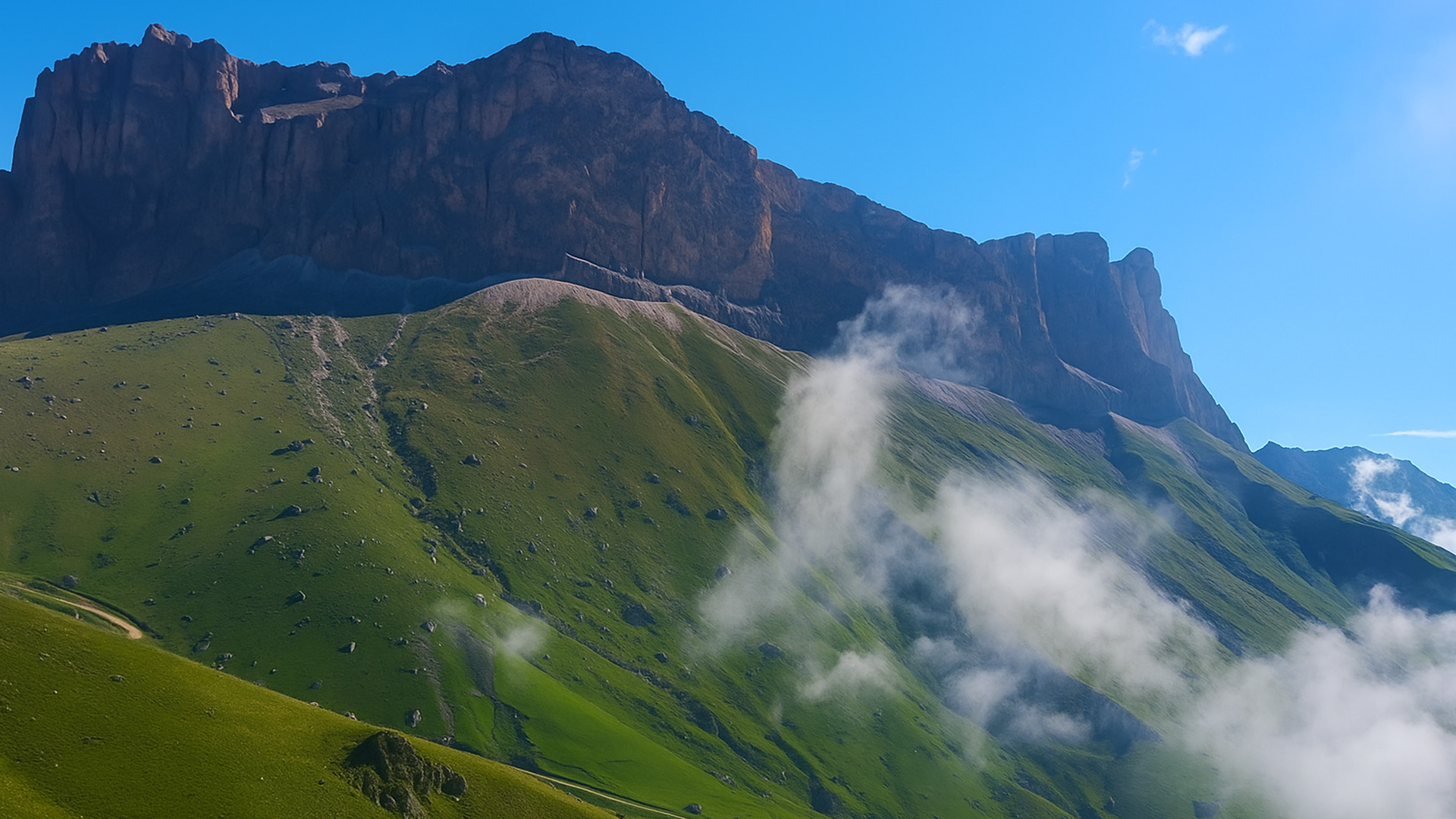 Dove le nuvole sfiorano le colline