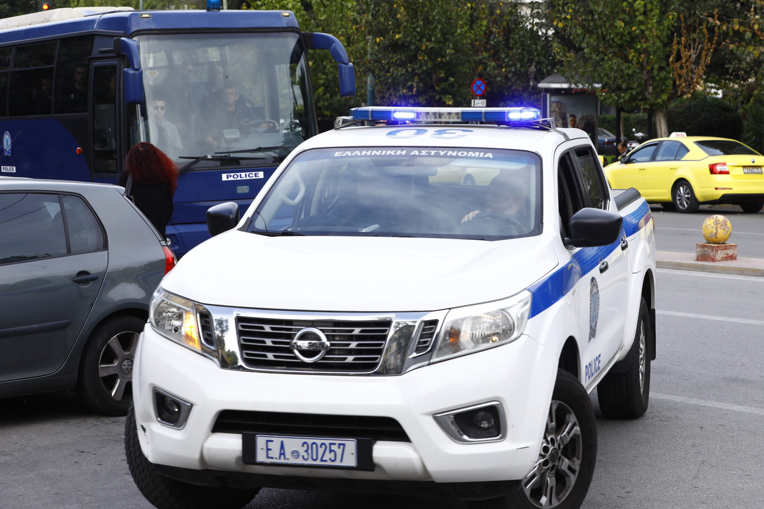 Τηλεφωνικές απάτες: Ελεύθερη με περιοριστικούς όρους η πρώην αθλήτρια ...