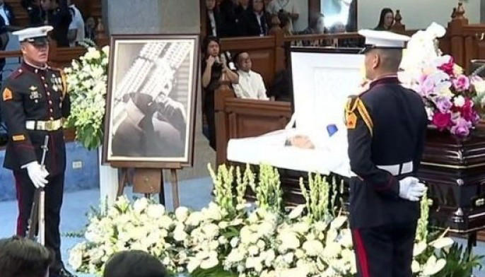 Enrile makes one last visit to the Senate