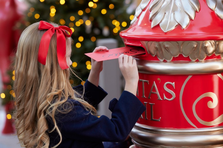 Where to get a photo with Santa in Las Vegas