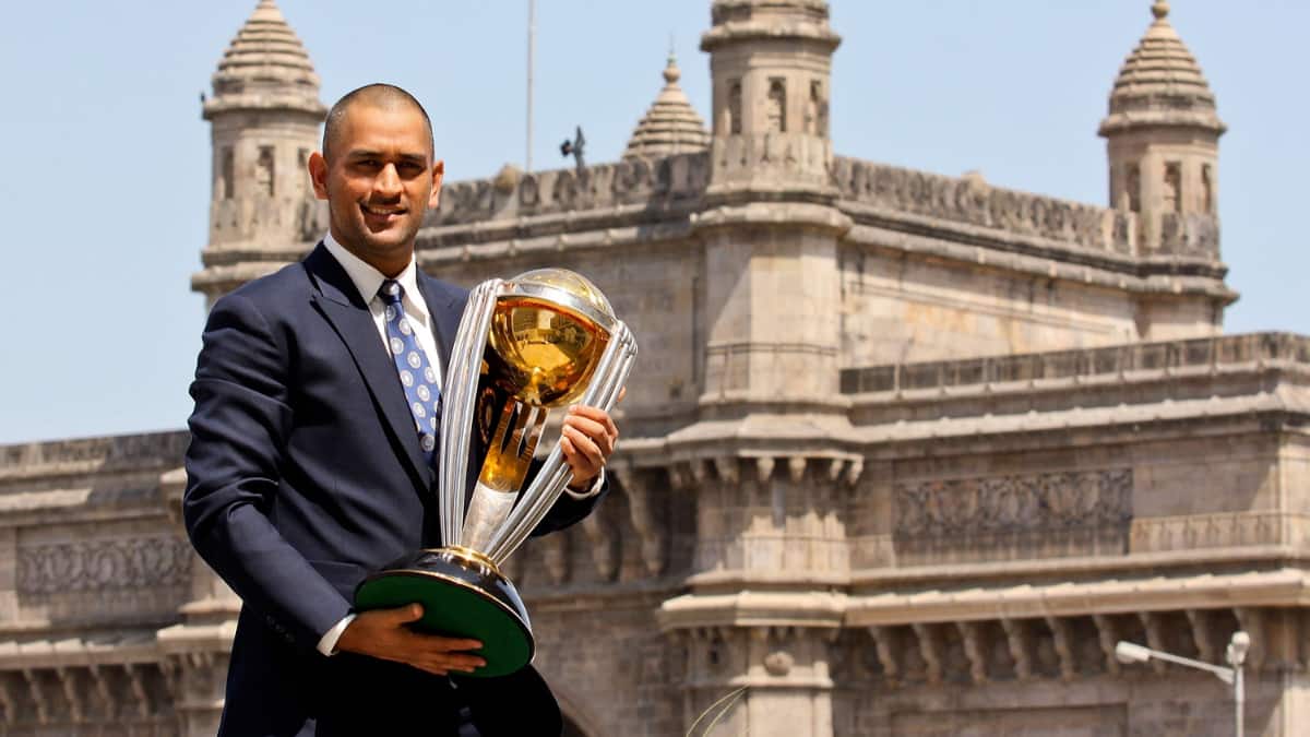 MS Dhoni Net Worth In 2025: Salary, IPL Income, Endorsements, Assets ...