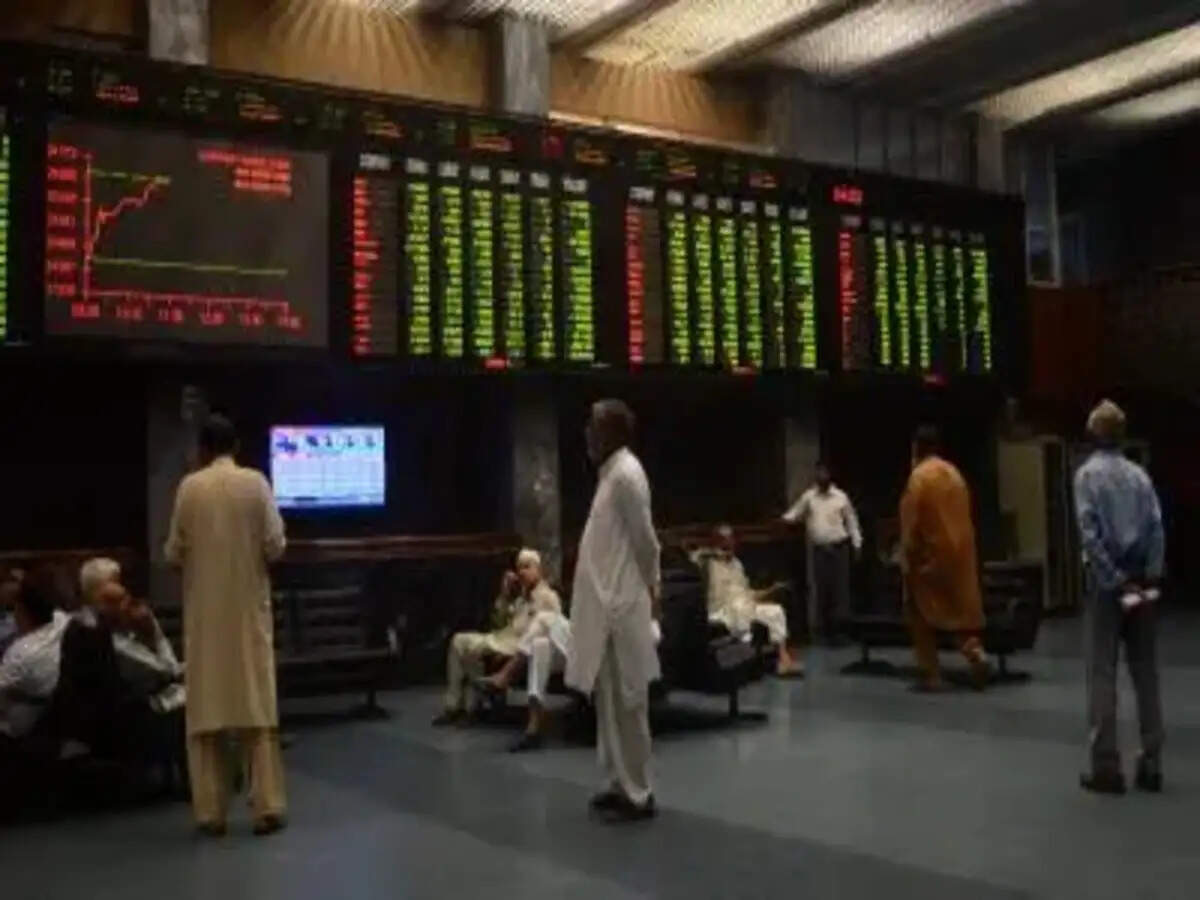 Pakistan’s mom-and-pop investors drive 40% rally in stocks