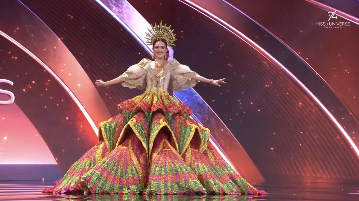 PH’s Ahtisa Manalo flaunts fiesta-inspired national costume in Miss ...