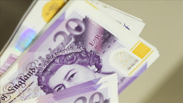 İngiltere'de yıllık enflasyon ekimde, hazirandan beri ilk kez yavaşladı