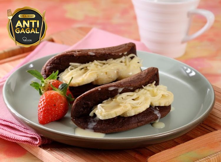 Resep Martabak Mini Cokelat Topping Pisang Keju, Camilan Manis Lembut