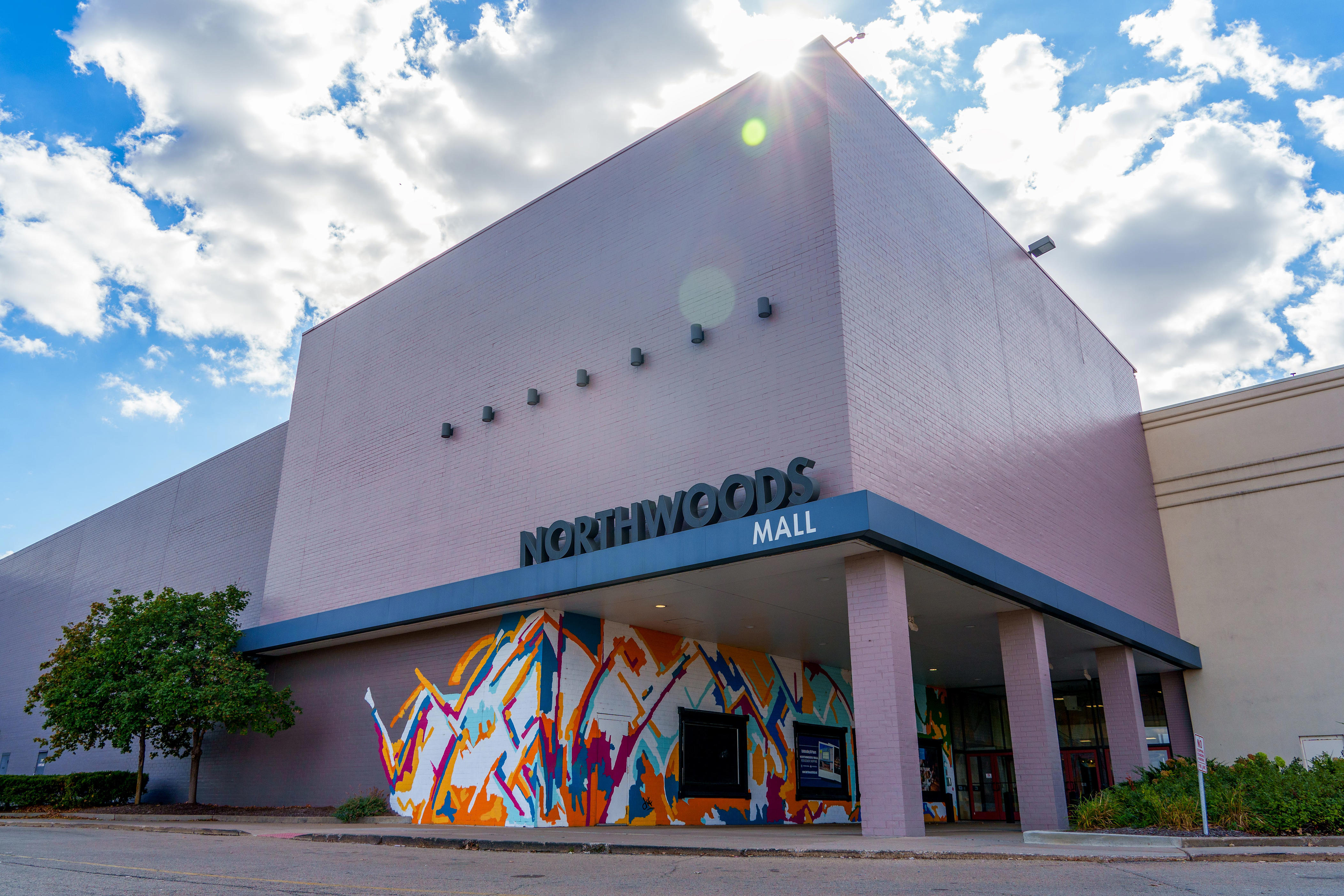 Popular flea market event debuts at new Peoria location this weekend ...