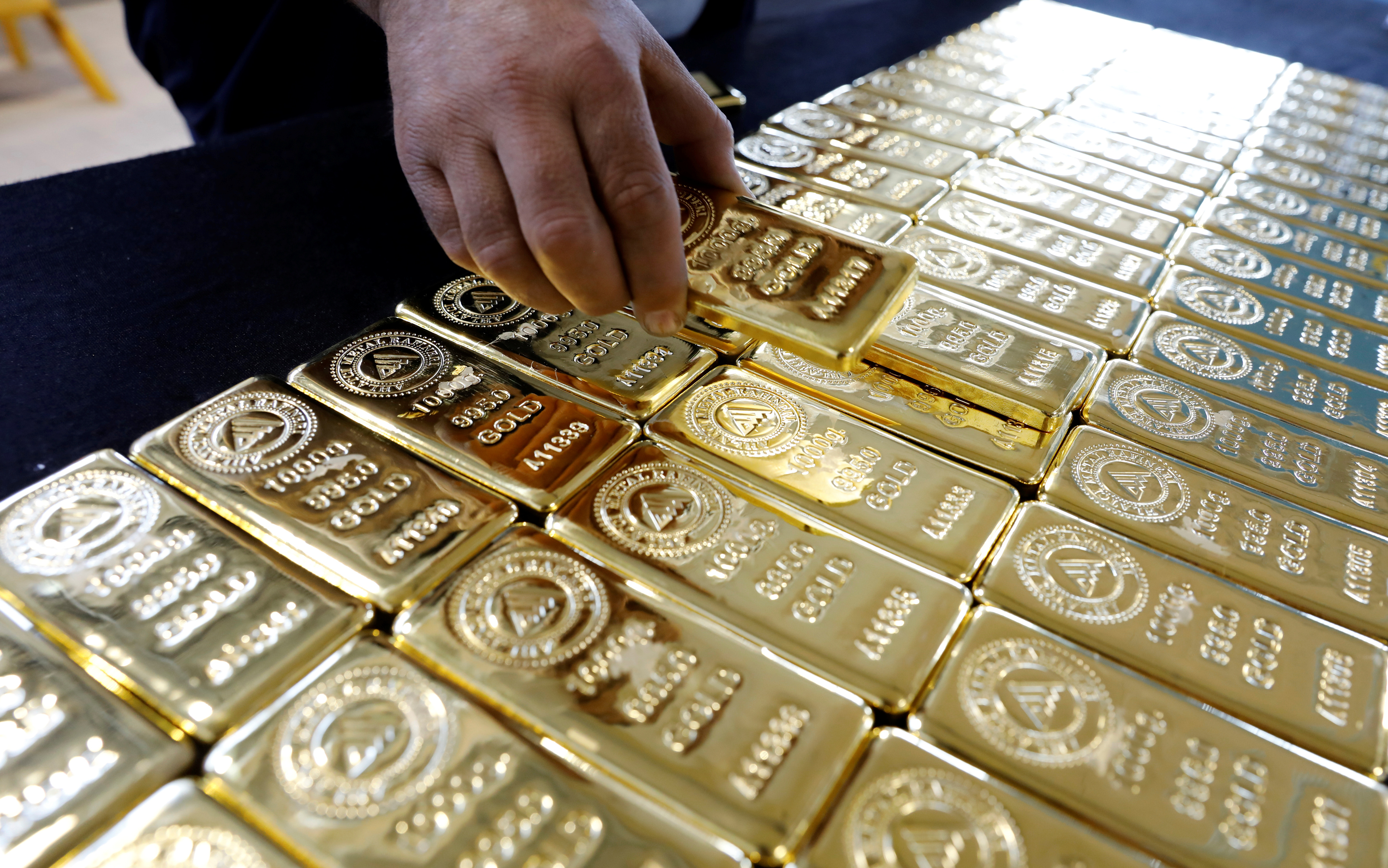 Gold price bounces back as investors eye Fed minutes for rate cut clues
