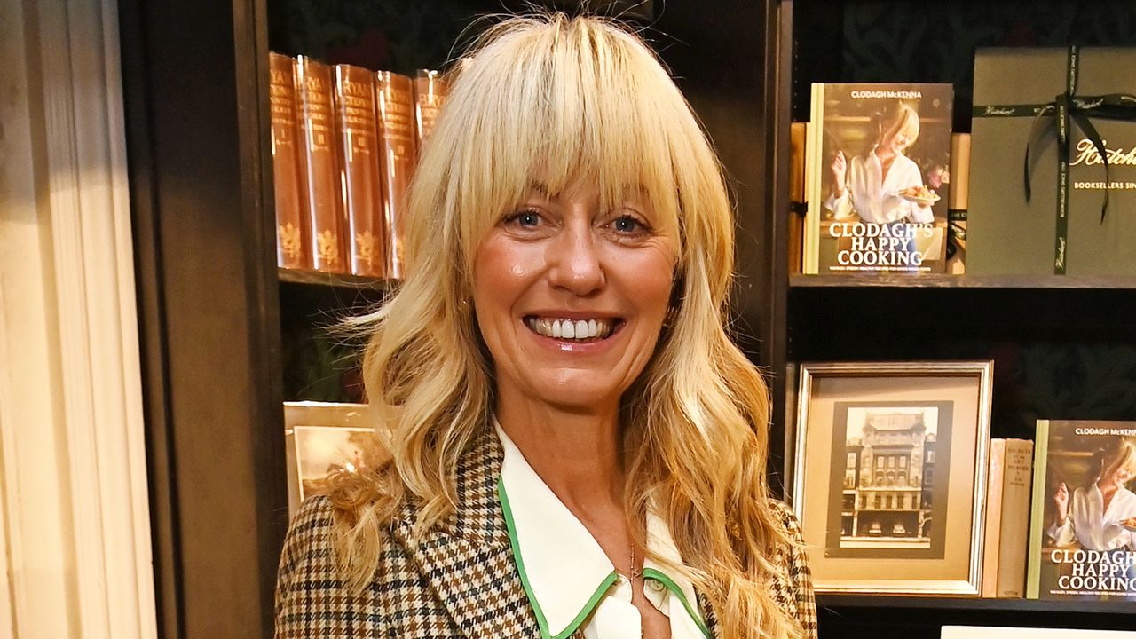 Clodagh McKenna's knitted scarf and tailored coat is the polished ...