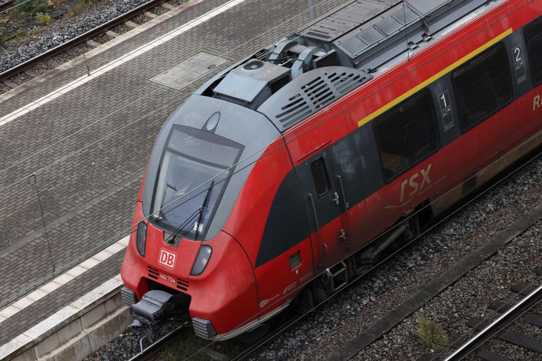 RE9: Teils hohe Verspätungen wegen Reparaturen im Raum Köln