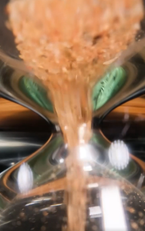 Satisfying Hourglass — Mesmerizing Time-Lapse Flow