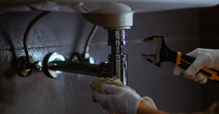 Why Men Fix Things at Night Instead of Daytime