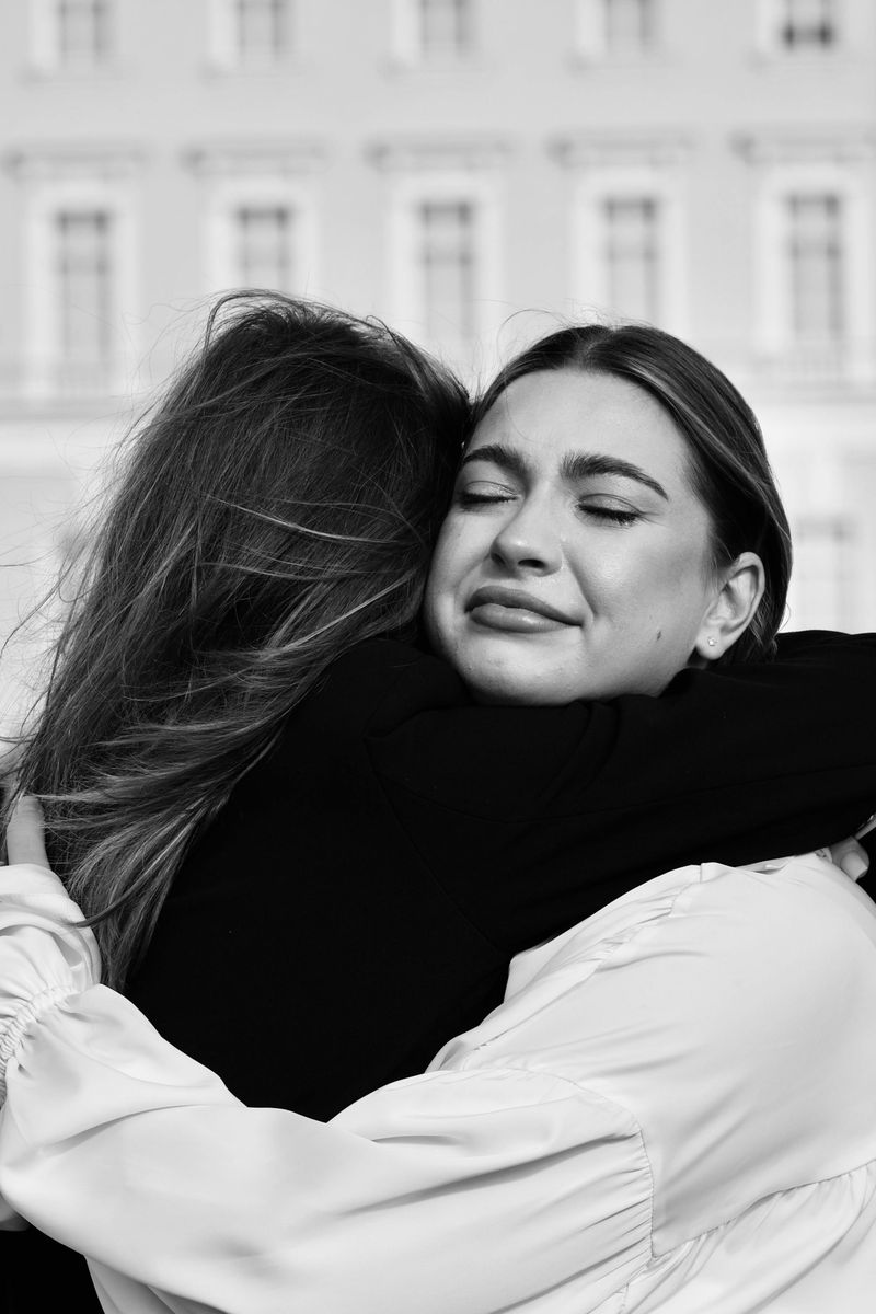 8 Signs You're More Charismatic Than You Realize