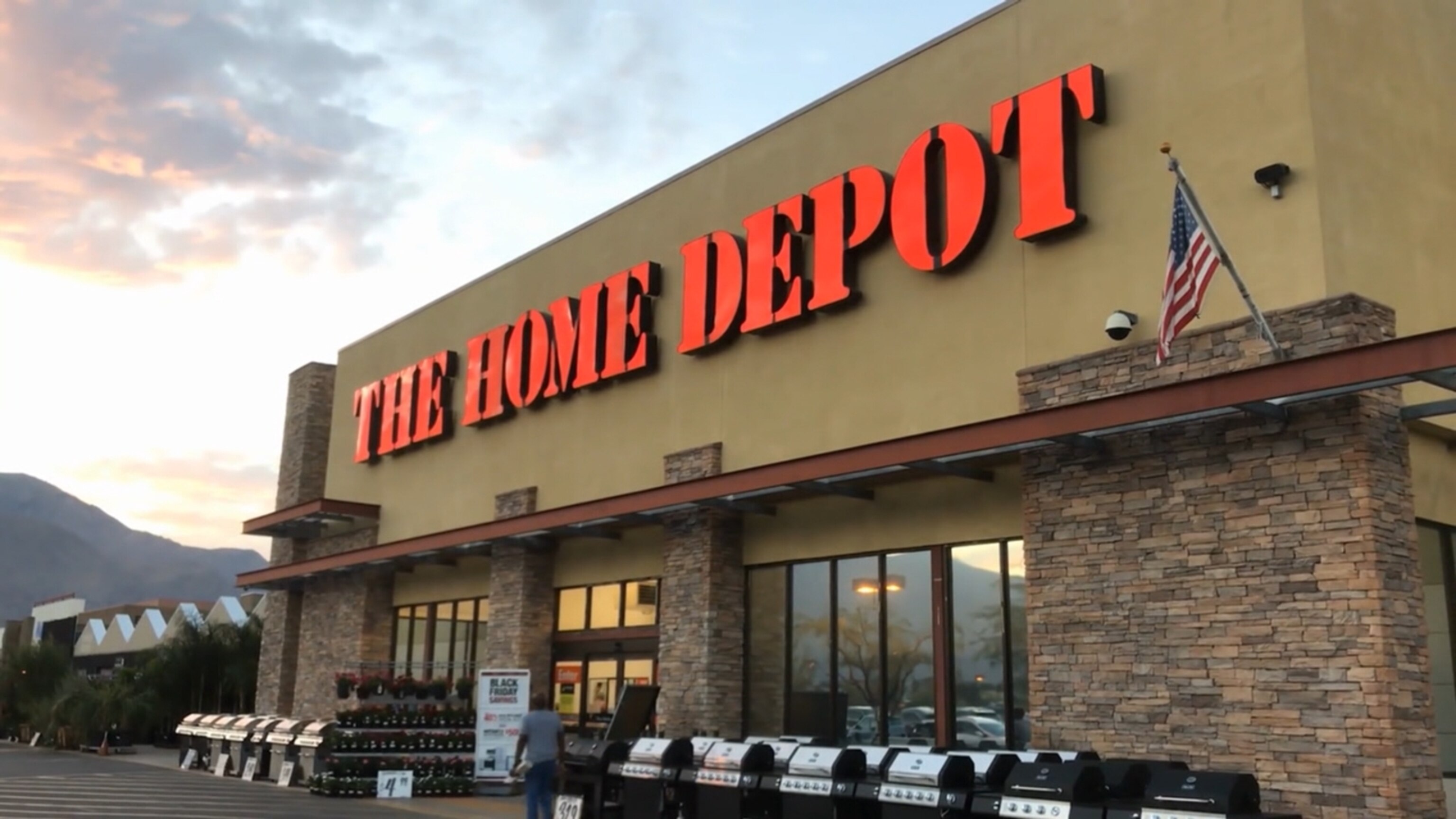 Home Depot posts disappointing earnings