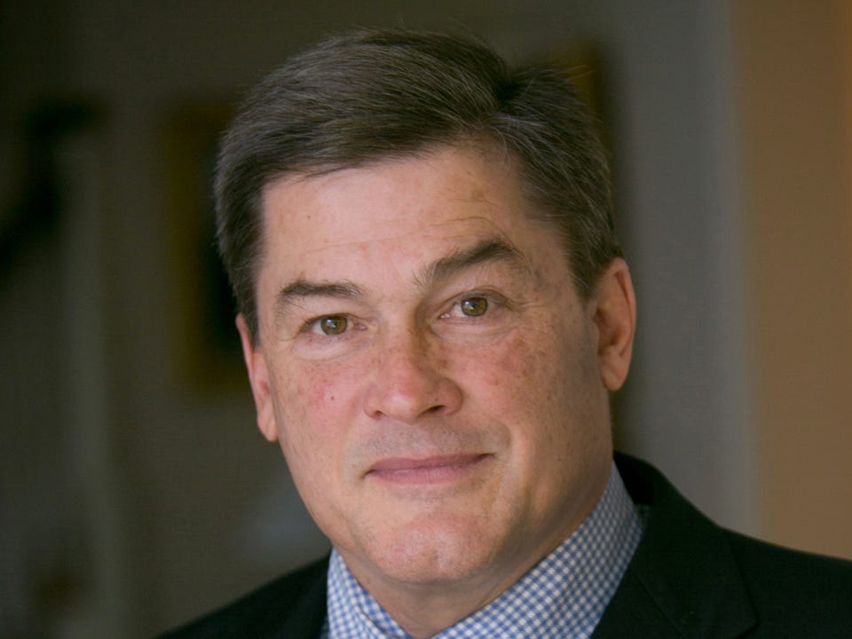 Warren Buffett has backed a winner in Alphabet, and there's a bigger worry than AI stocks ...