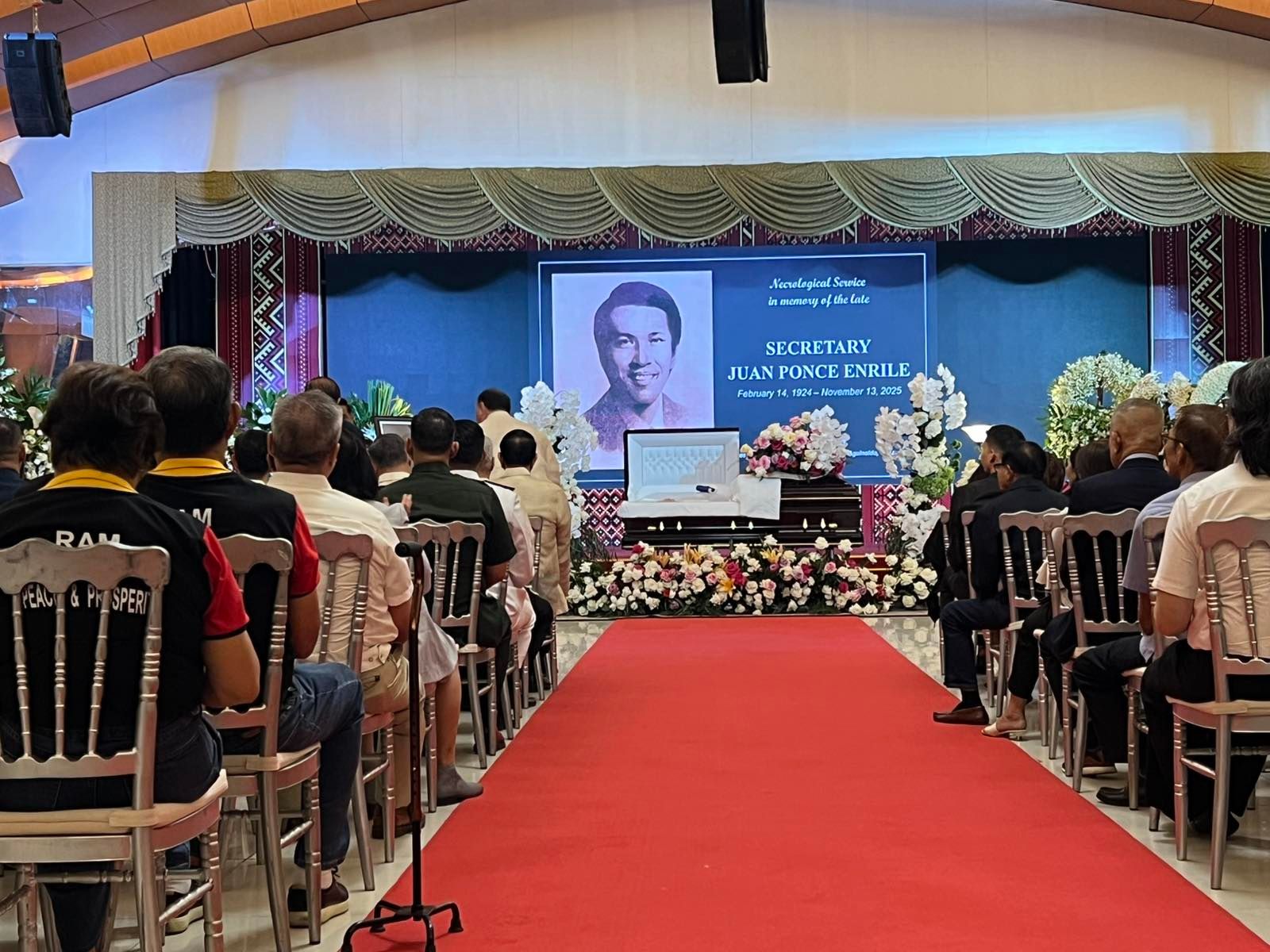 DND renders military honors for ex-defense chief Enrile