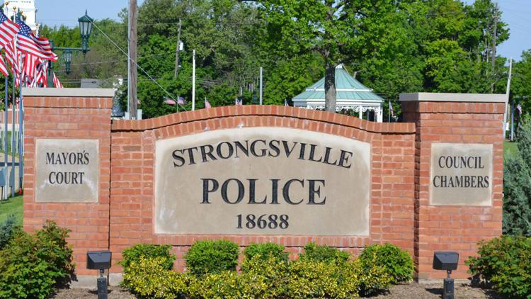 Strongsville police: Pearl Road closed due to structure fire