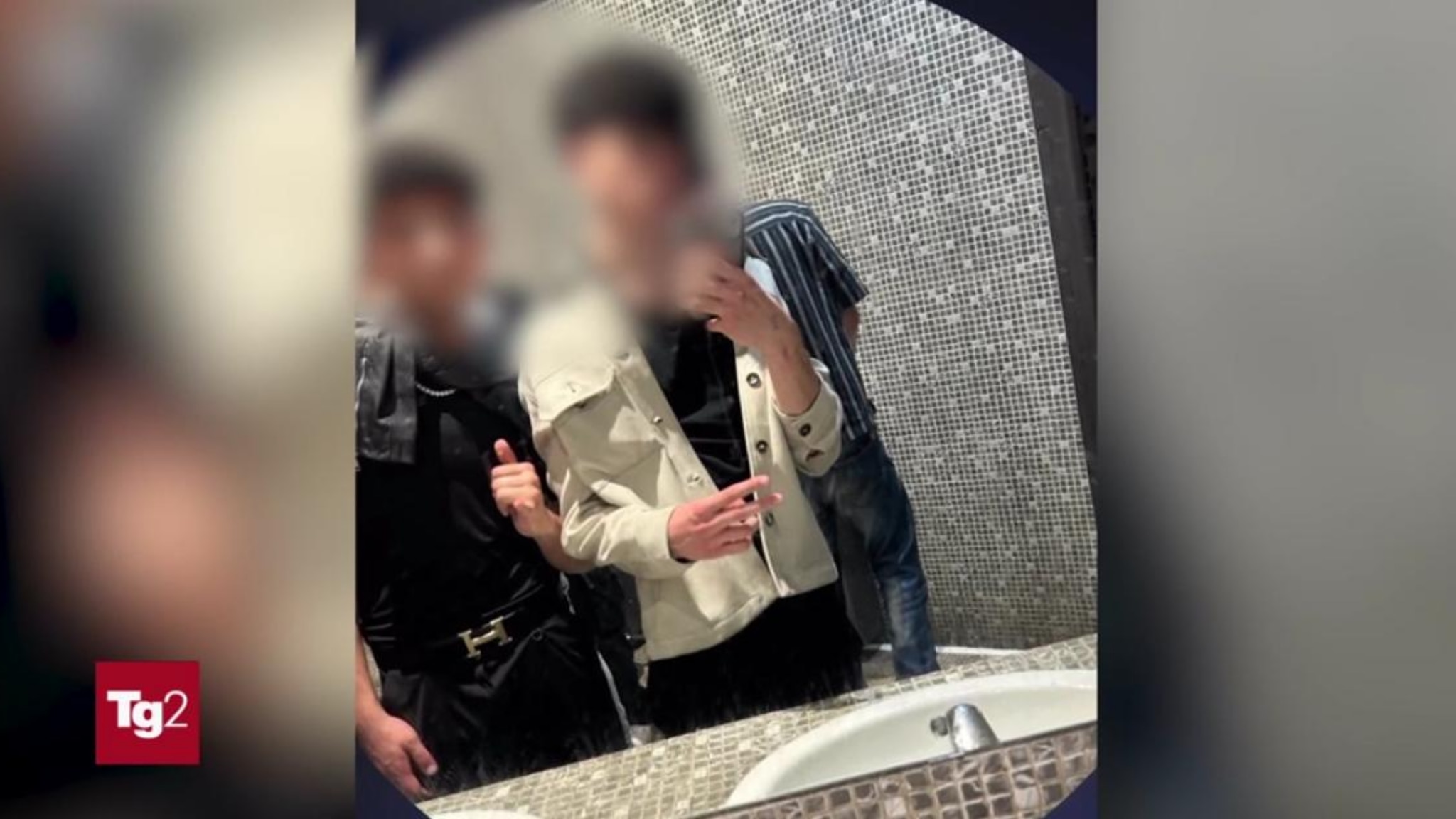Ragazzo Picchiato E Rapinato A Milano La Madre Di Uno Degli Aggressori