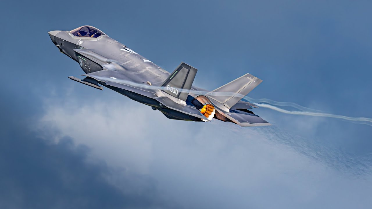 USAF F-16 Viper Demo Team： Thrilling Zoom & Boom