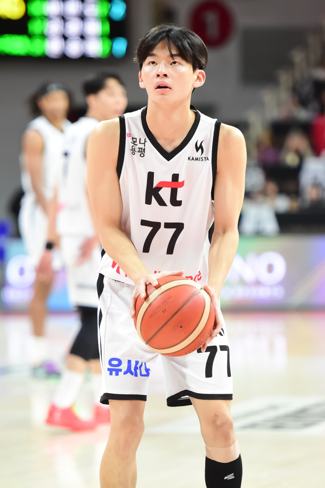 "100점 만점에 200점" KT 8순위 신인 강성욱이 떴다 [IS 스타]