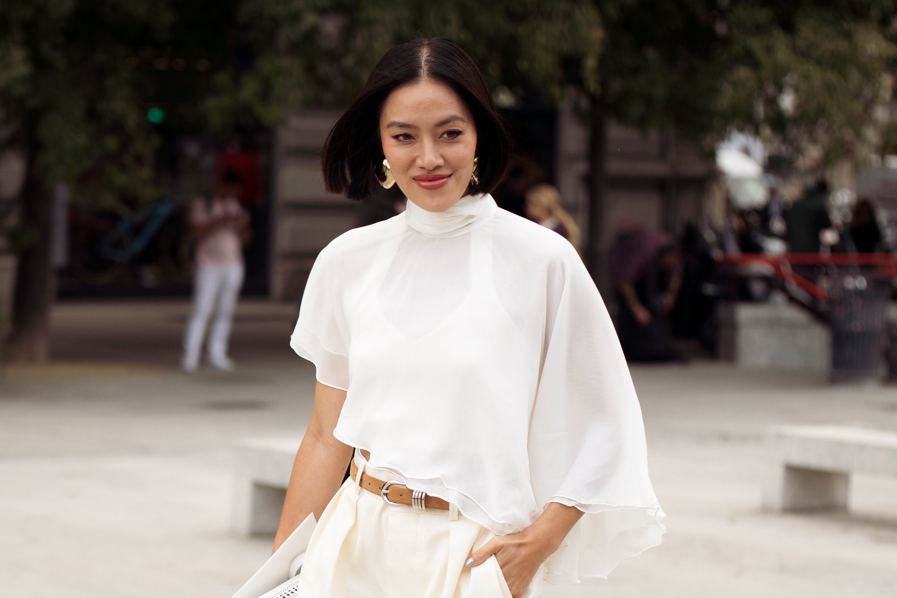 La blusa de lazo más elegante para llevar en invierno 2025, según ...