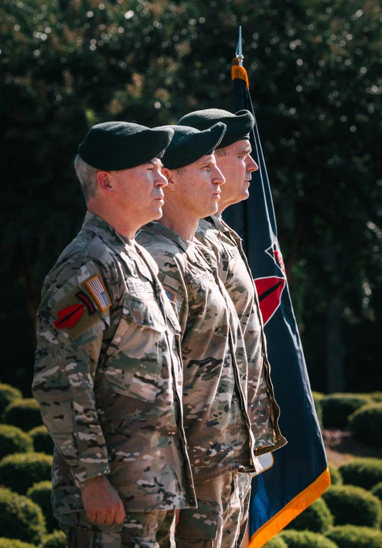Who's leading the U.S. Army Special Operations Command at Fort Bragg?