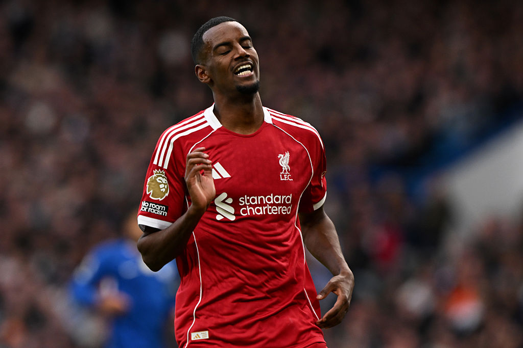 'Disrespectful' - Liverpool legend bites back at Newcastle United fans ...