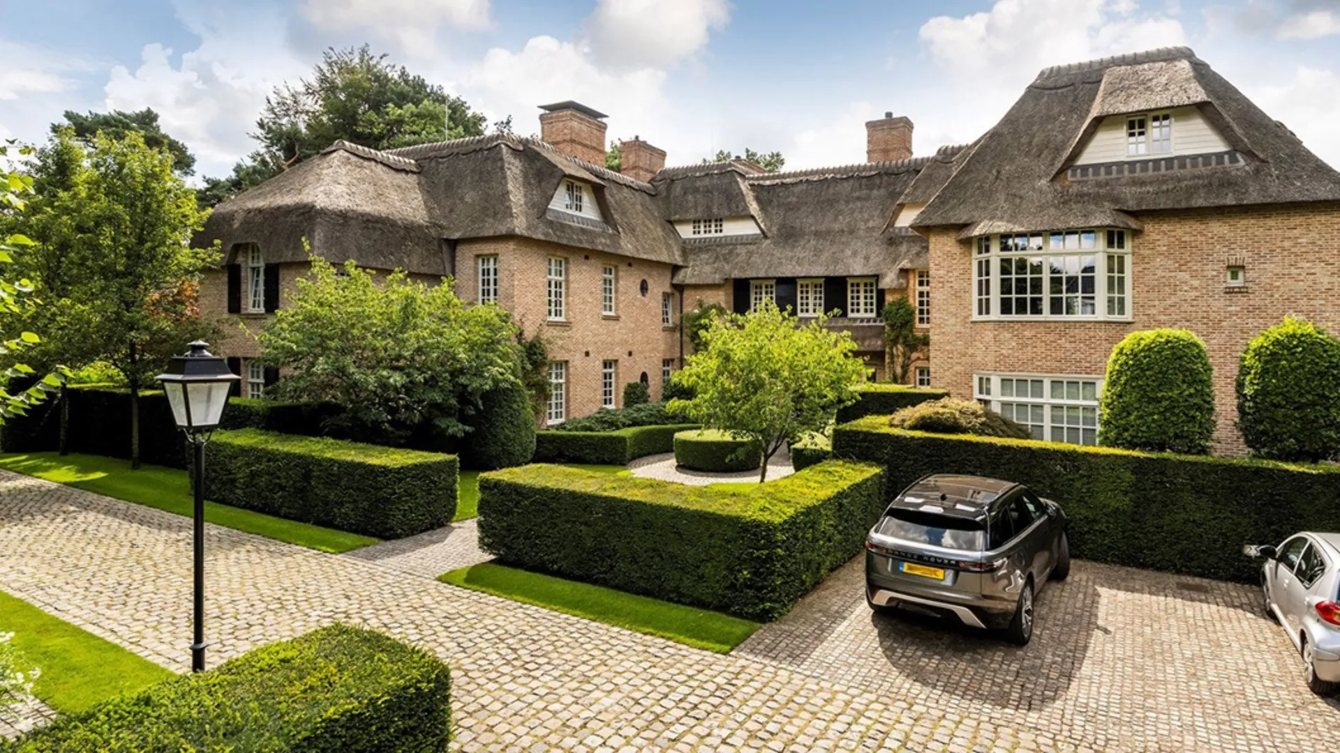 De villa van Ronald Koeman (t.w.v. € 3.400.000,-) is zonder twijfel ...
