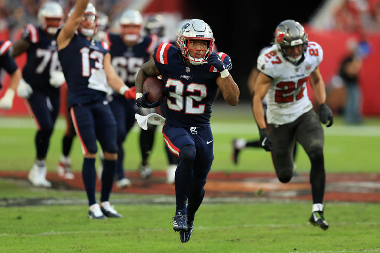 Patriots at Bengals: Predictions, picks and odds for NFL Week 12 game