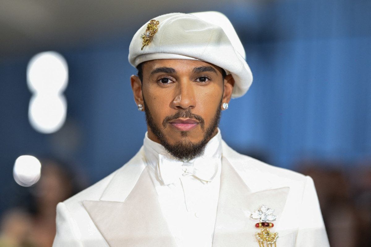 Lewis Hamilton celebrates off-track milestone during Barcelona testing