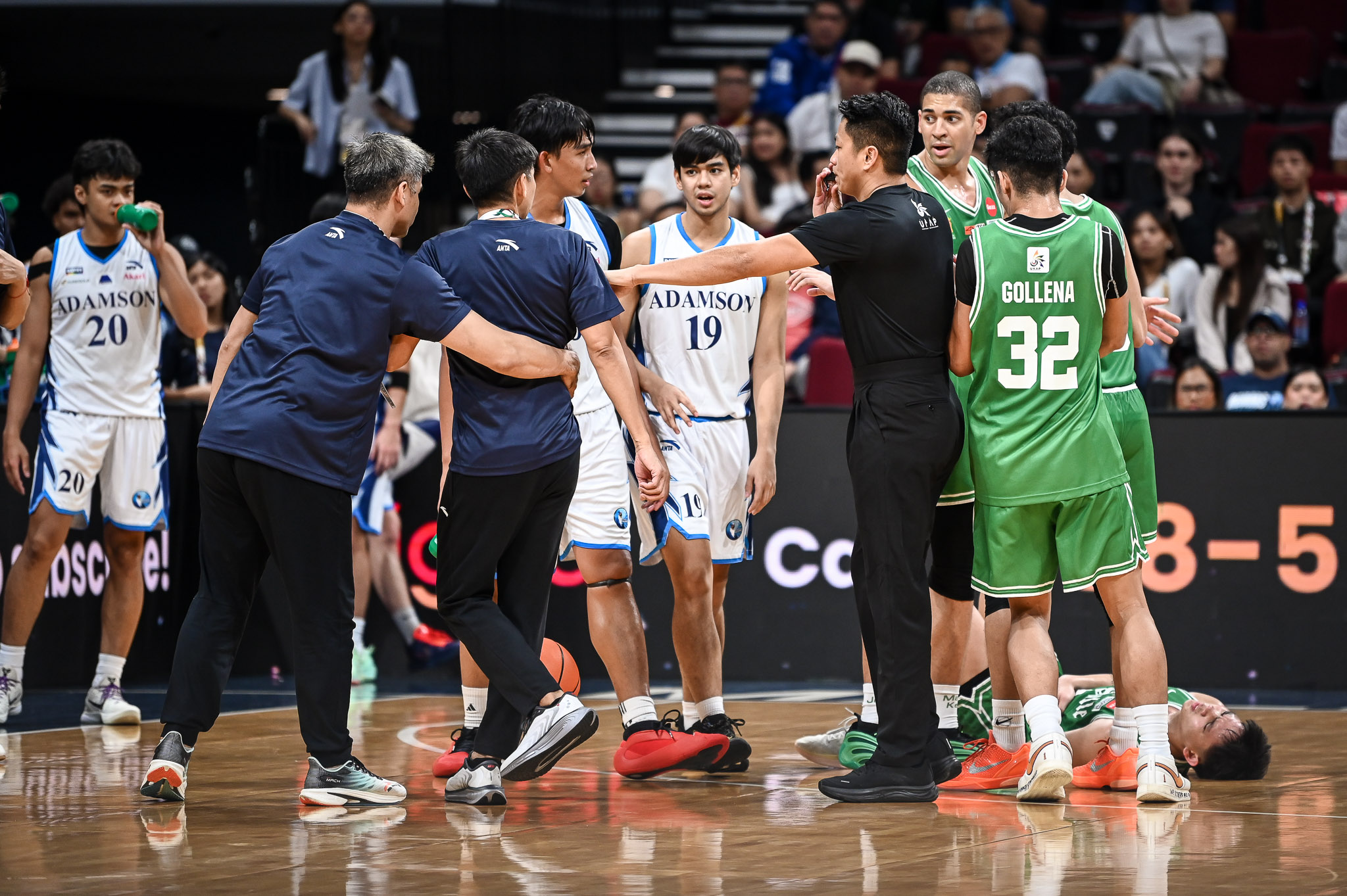 UAAP: Adamson coach Nash Racela, La Salle’s Mike Phillips get chippy