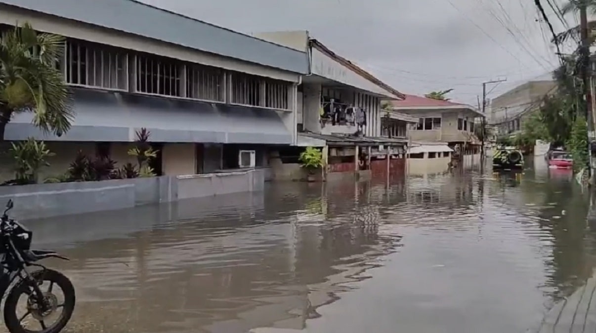 Widespread flooding hits Tagbilaran after thunderstorm, heavy rains
