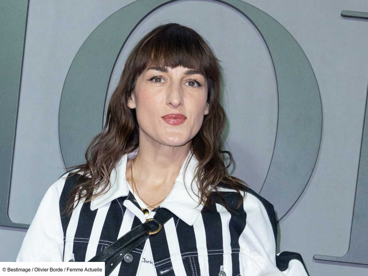 Juliette Armanet enceinte : la chanteuse dévoile son ventre arrondi lors d'une avant-première