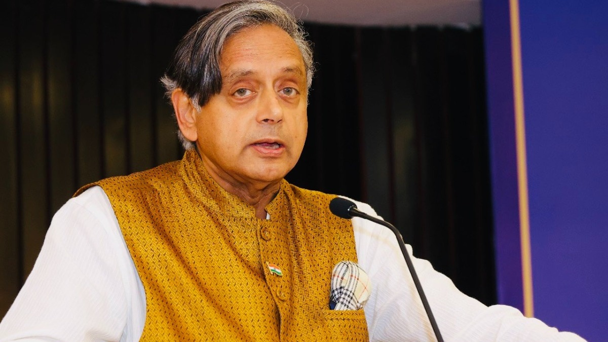 Muslim League–Maoist Congress: CPM slams Shashi Tharoor's praise of PM ...