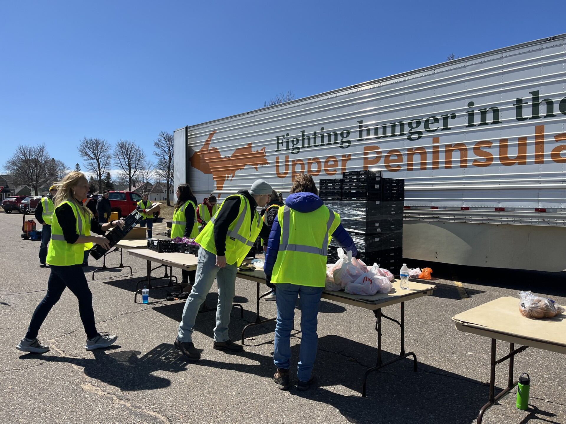 Fighting to end hunger: Mobile food pantry to visit Delta and Marquette ...