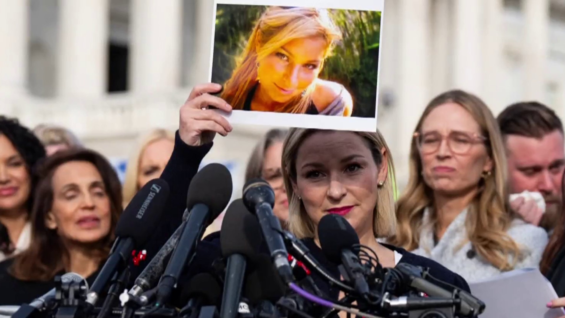 Congress approves bill to release Epstein files