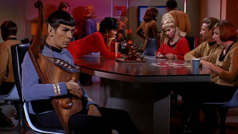 The Star Trek Episode Sci-Fi Fans Should Watch On Thanksgiving