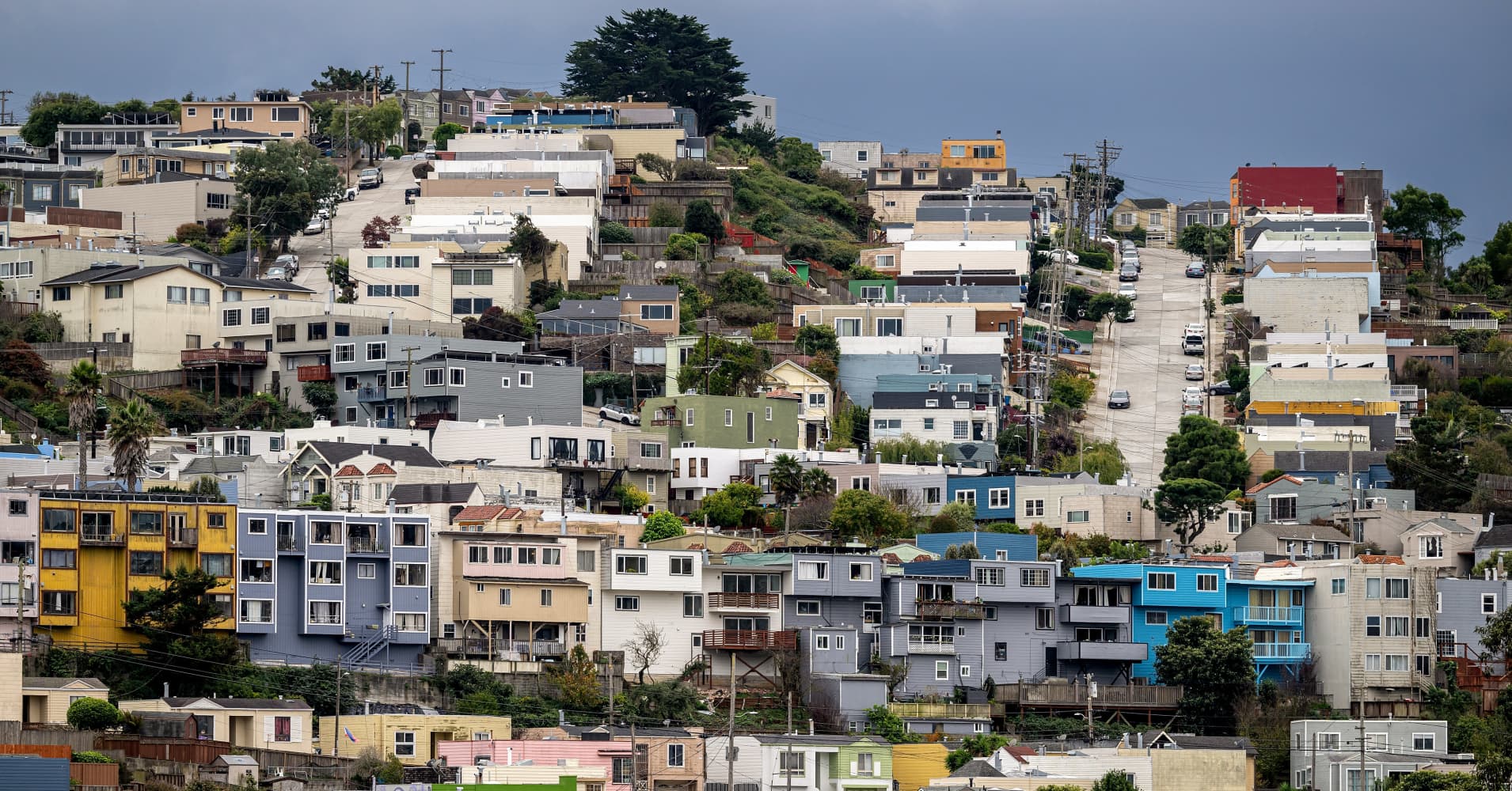 Mortgage rates hit highest level in a month, pushing loan demand down 5%