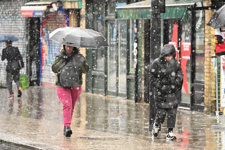 Snow forecast for London as temperatures to plunge below freezing