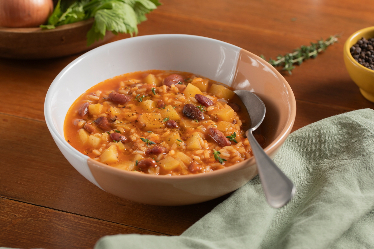 Rice soup with legumes