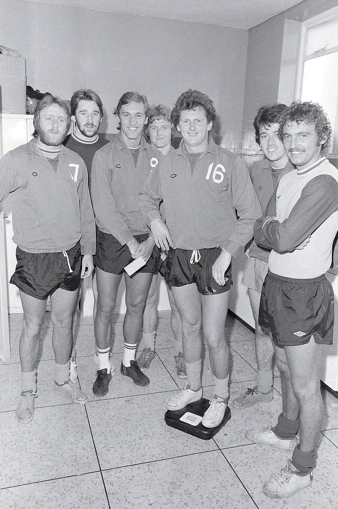 19 pictures of Mansfield Town's golden generation of the 1970's ...