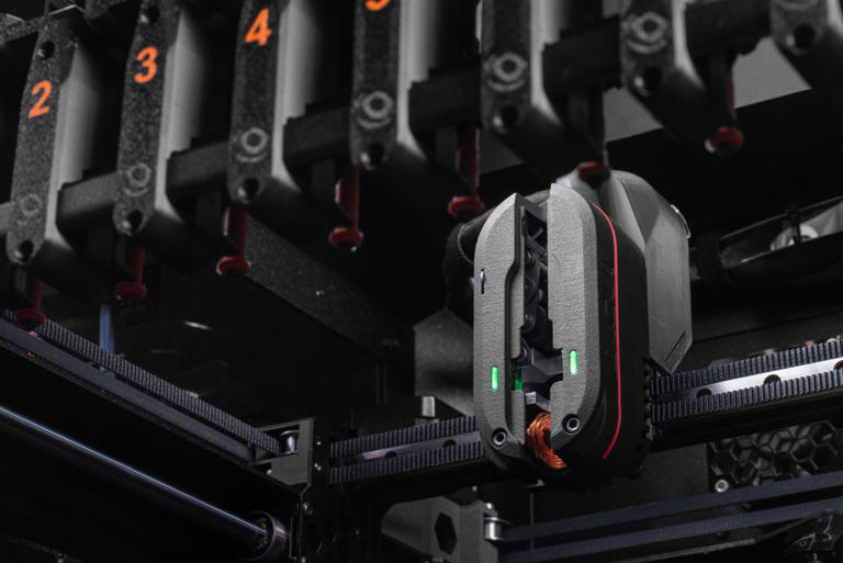 Bondtech rivoluziona la Prusa CORE One: ora stampa 8 materiali