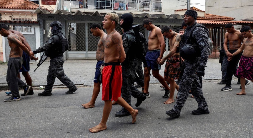 Contra o Comando Vermelho. Operação policial no Rio de Janeiro provocou ...