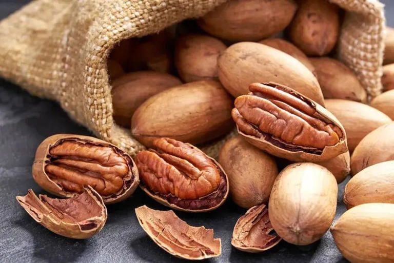 17 Health Benefits Of Pecans That Make Them A Nutritional Powerhouse