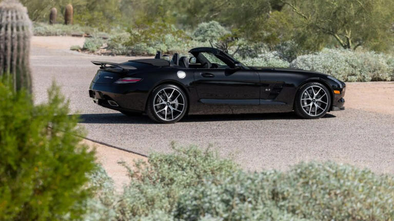2015 Mercedes-Benz SLS AMG GT Roadster Final Edition Offered at No ...