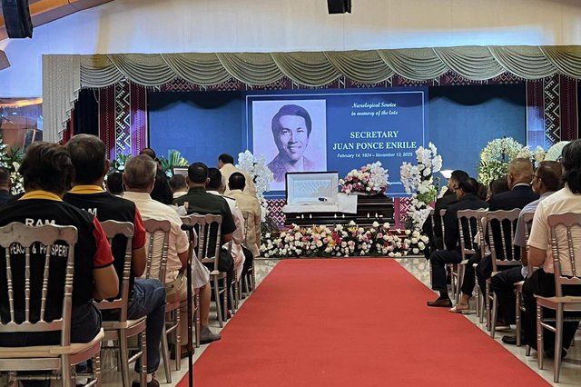 DND renders military honors for ex-defense chief Enrile