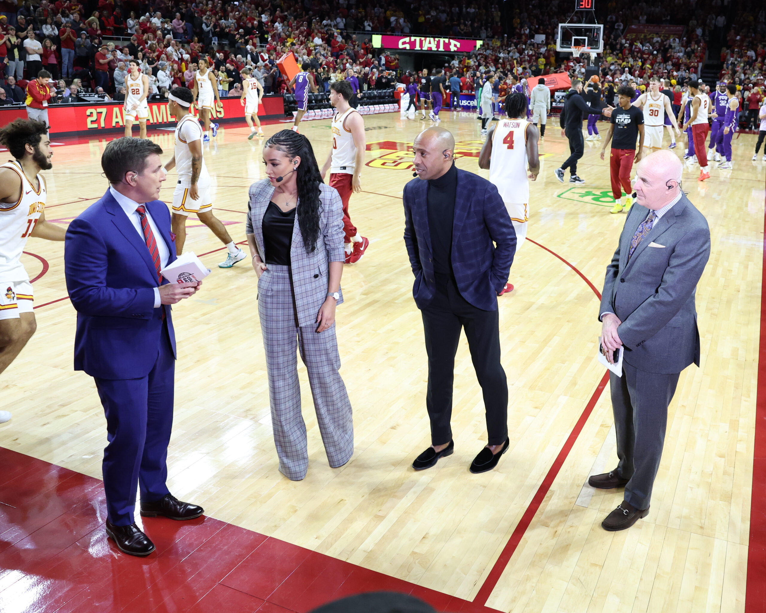 Red Panda takes over ESPN broadcast during Duke-Kansas college ...