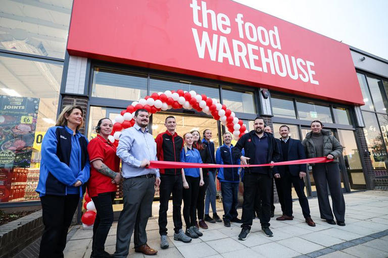 Over 100 customers line up for opening of new Food Warehouse store ...