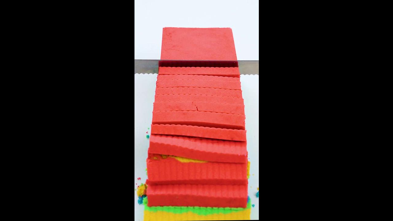 Cutting Red Rainbow Sand Soundly