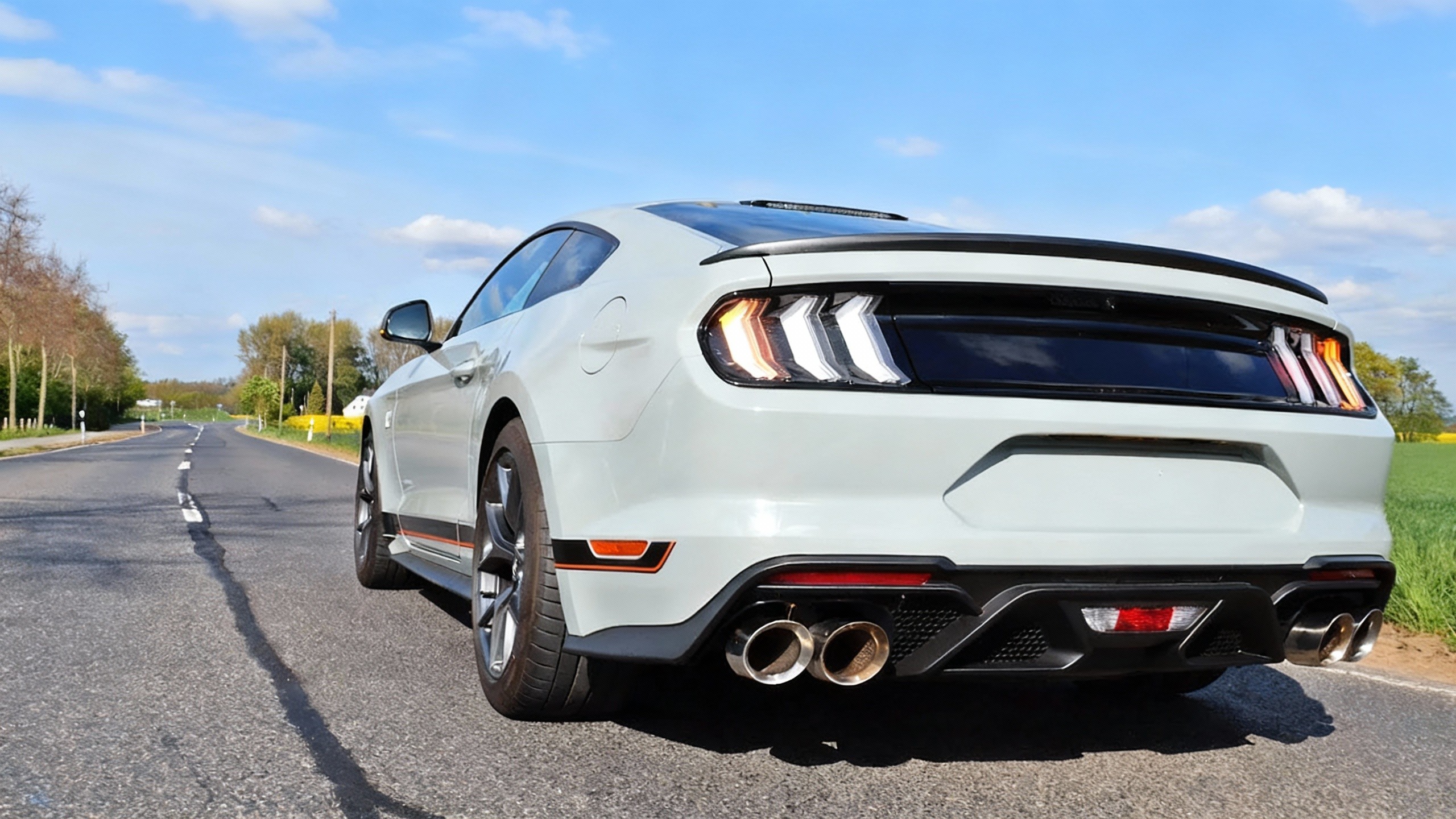 Mustang Mach 1 – Acceleration, Sound & Top Speed!