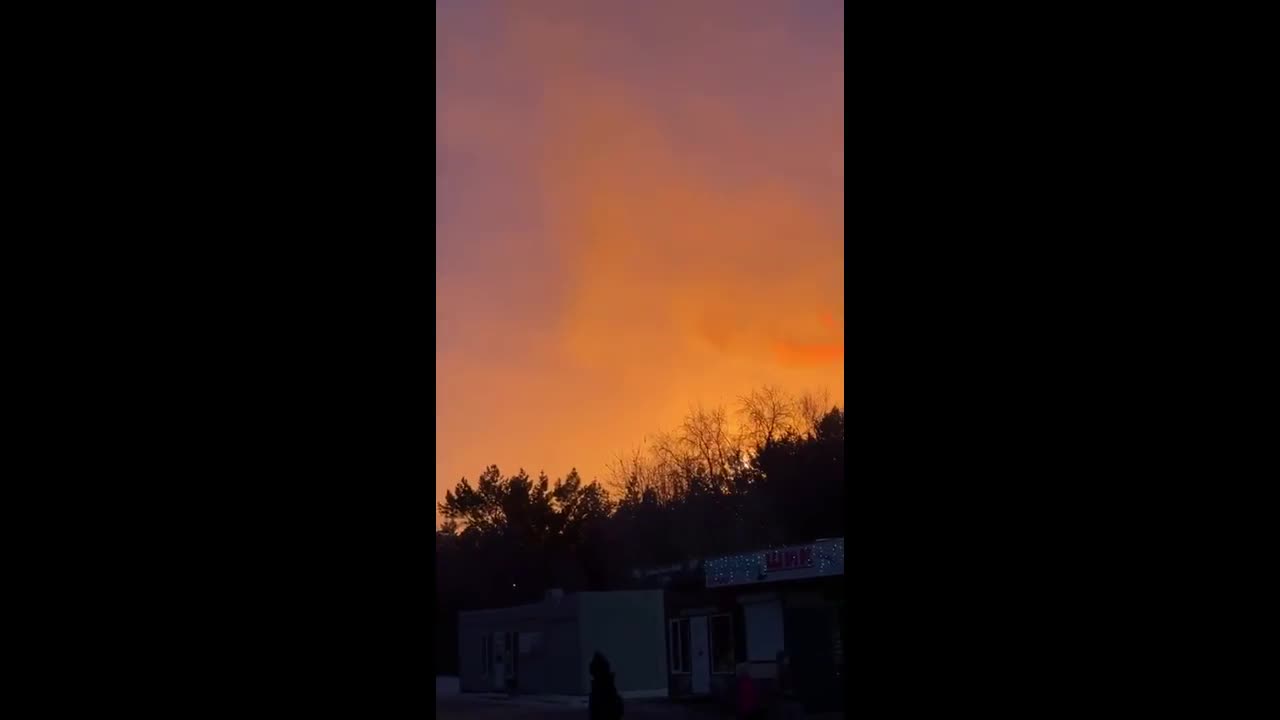 Massive gas pipeline fire erupts after explosion in Omsk, Russia